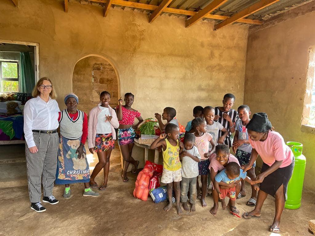 Prem Rawat Foundation & Likhon iThemba Partner to Feed Children in South Africa - TPRF.org